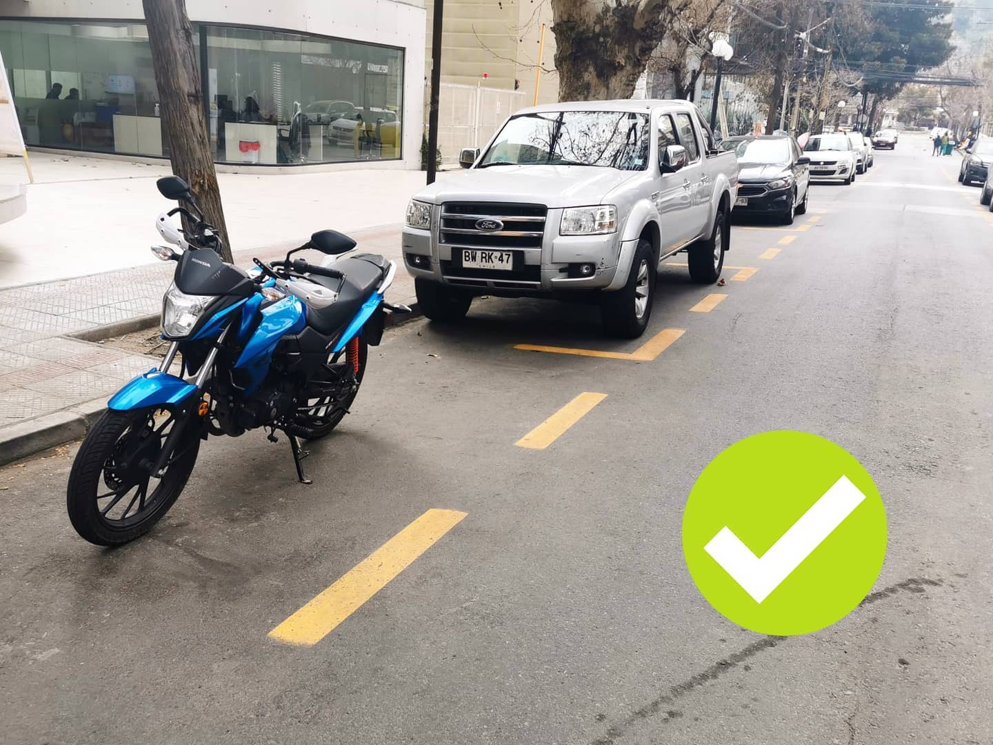 Estacionar moto sin multas: Tips y recomendaciones | Blog Galgo